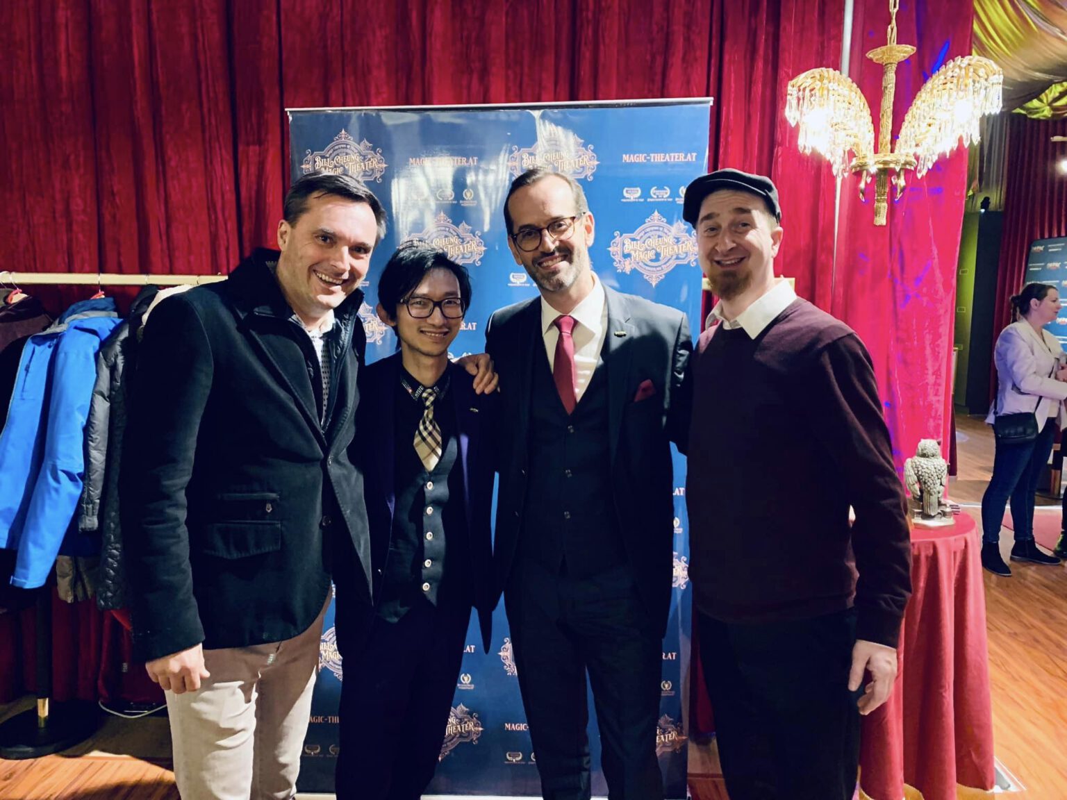 Riesen Erfolg bei Benefiz Show im Magic Theater - Trickbox - Zauberartikel